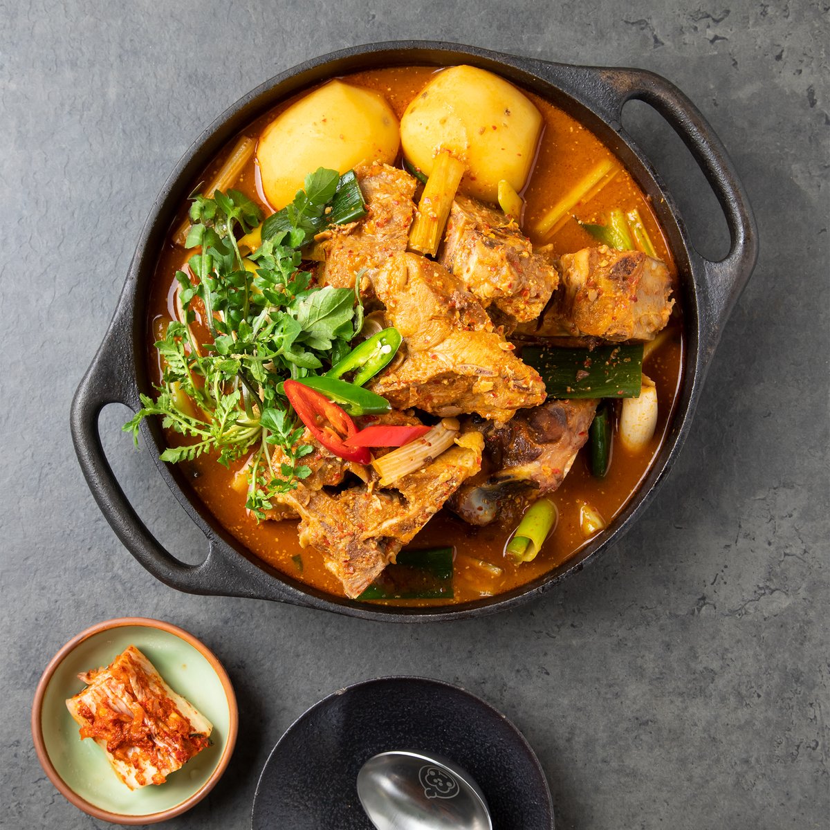 SuperstarK 감자탕 670g(2 Servings) | Korean Pork Bone Stew | sarangmartsg